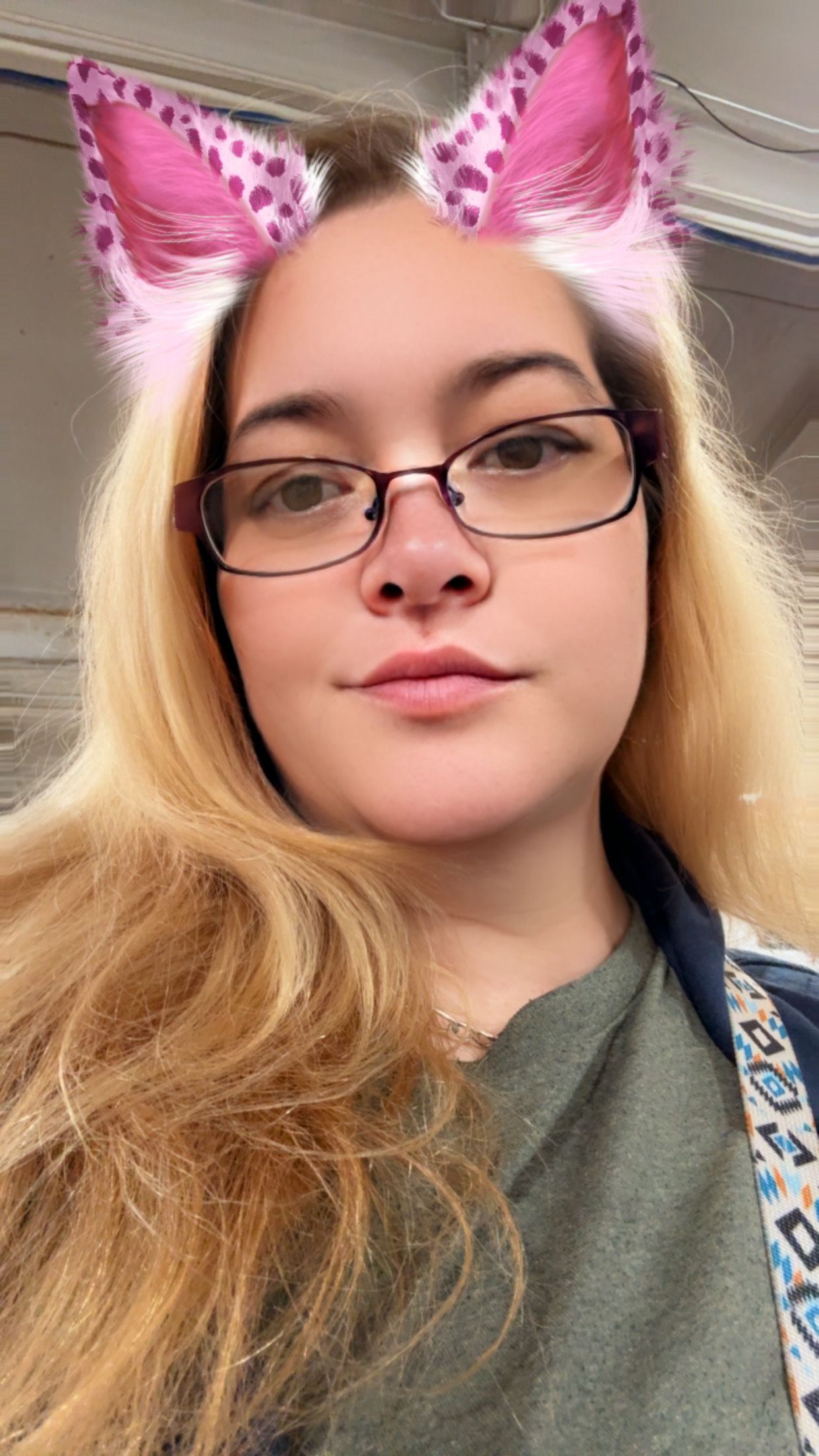 resa20041 - Professional Cuddler & Snuggle Buddy With Cuddle Companions